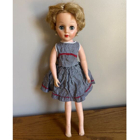 Eegee | Toys | Vintage Eegee Glamour Doll 8 Sleepy Eyes Soft Vinyl Body ...